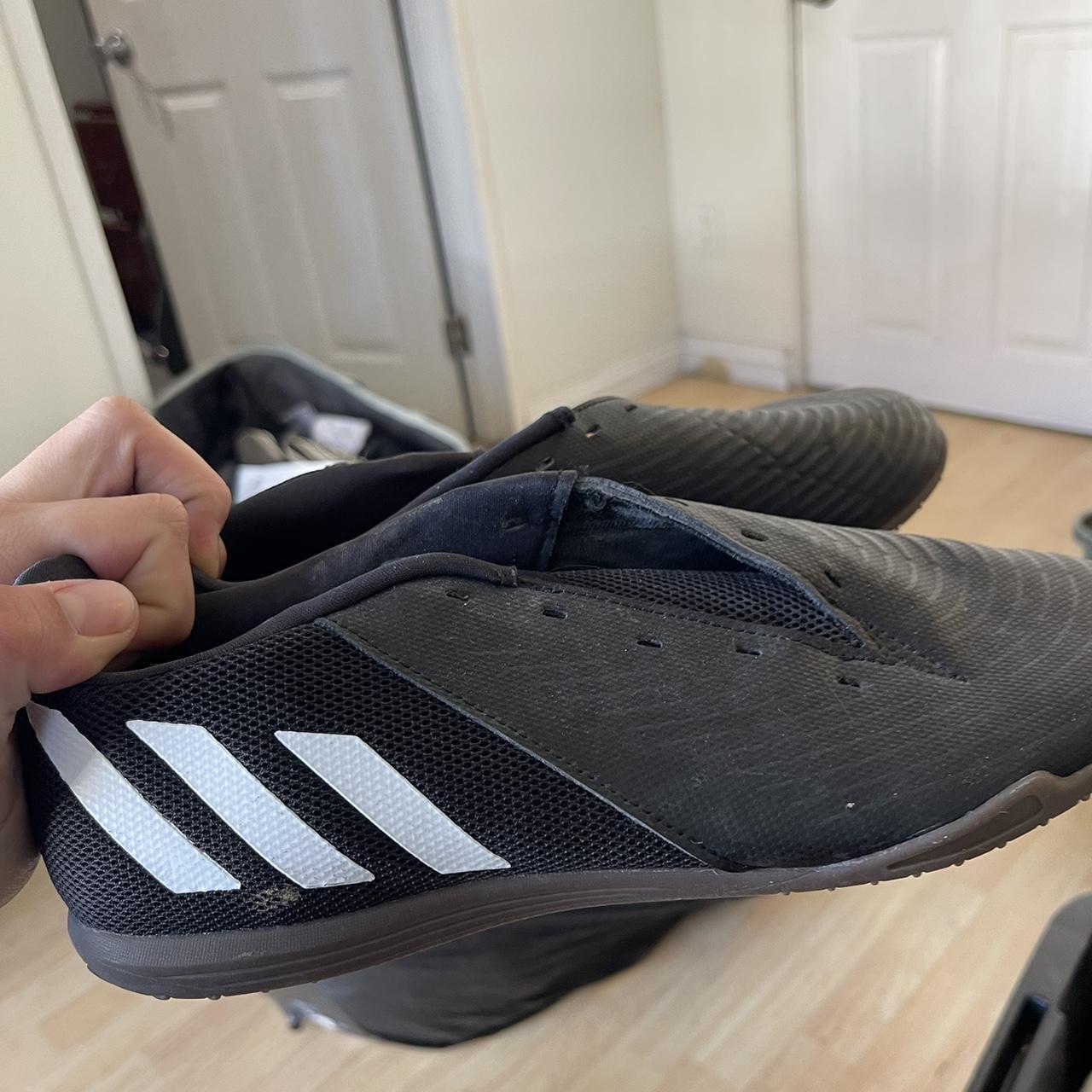 Adidas predator indoors used once no laces - Depop