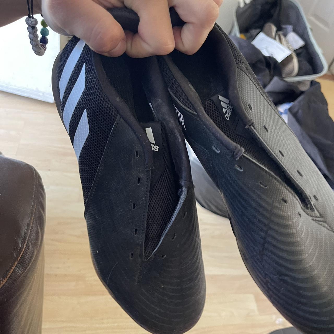 Adidas predator indoors used once no laces - Depop