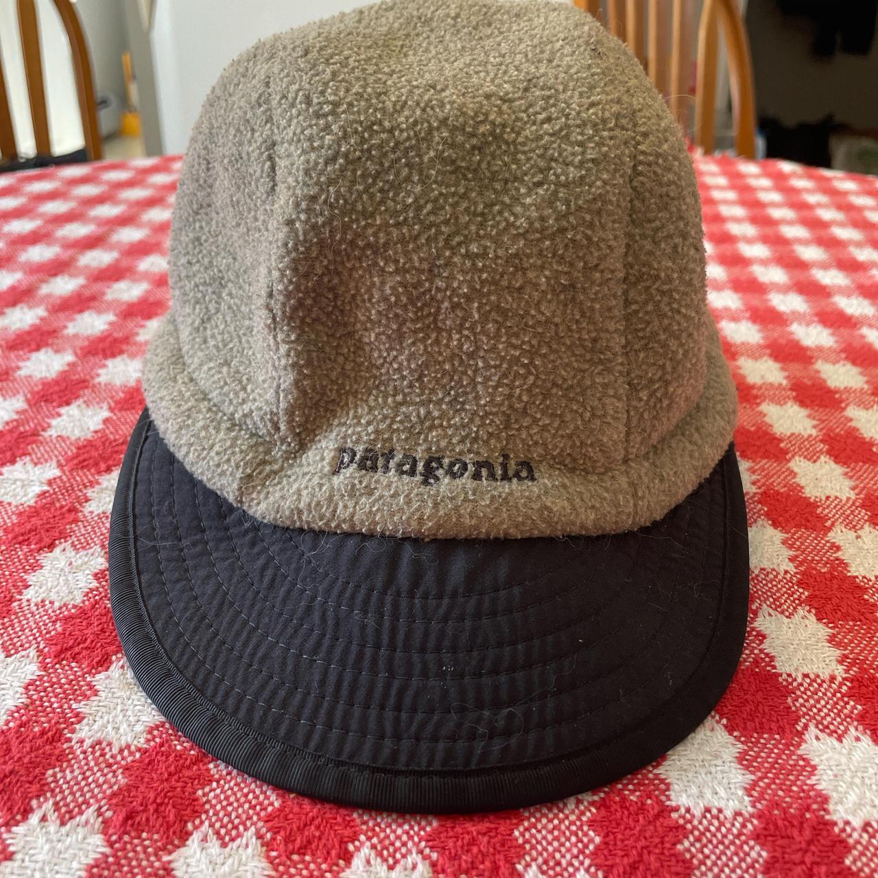L Vintage Patagonia Duckbill Fleece hat - Depop