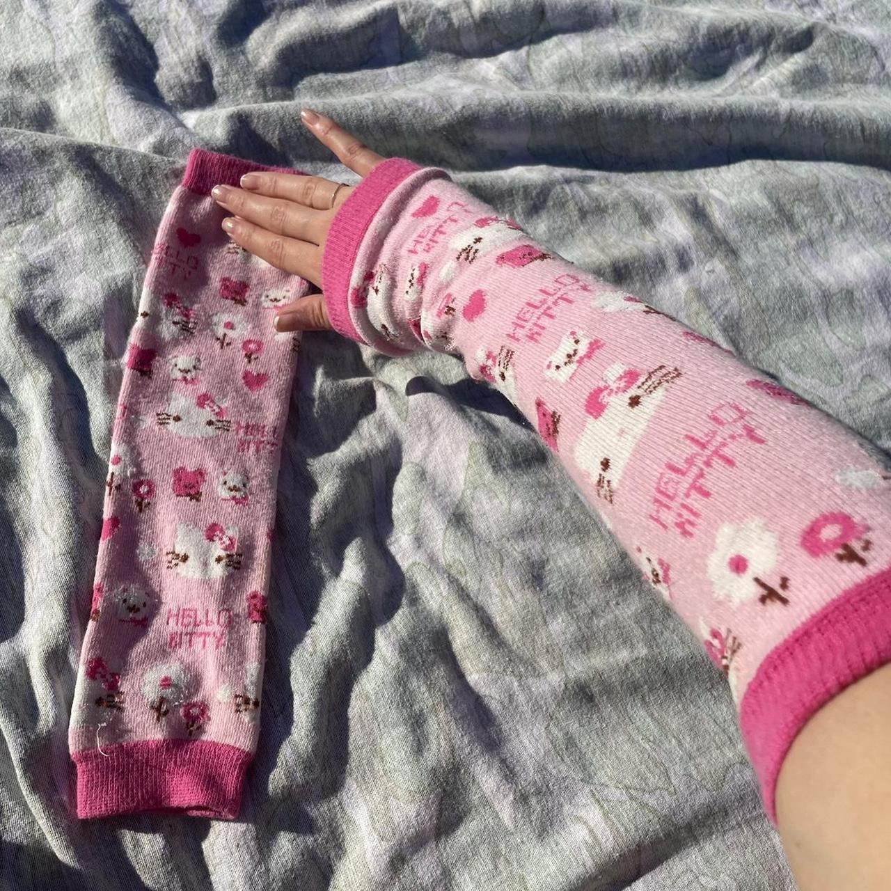Hello Kitty fingerless gloves/arm warmers super... - Depop