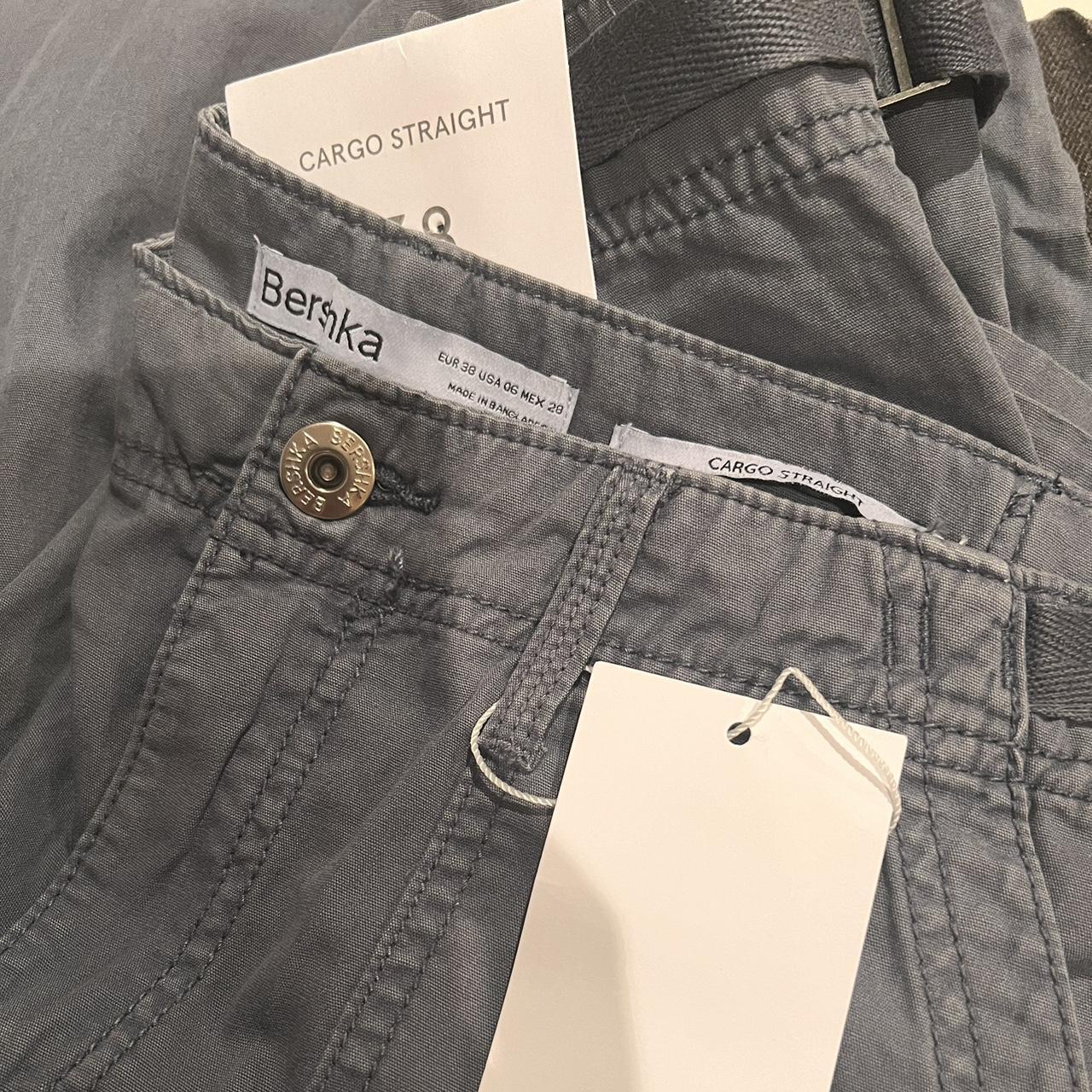 Bershka Adjustable cargo pants in Graphite, viral... - Depop