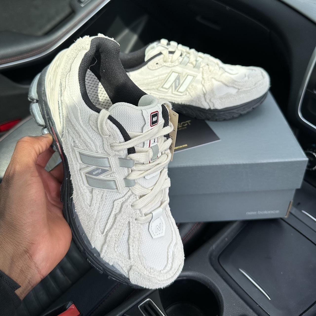 New Balance Men's Cream and Black Trainers | Depop