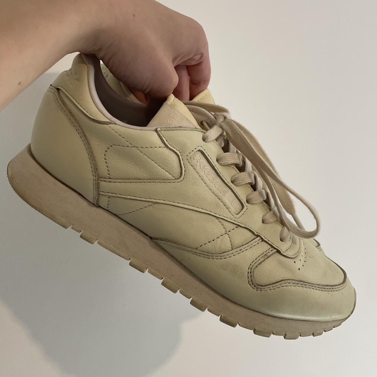Reebok Women's Cream Trainers | Depop