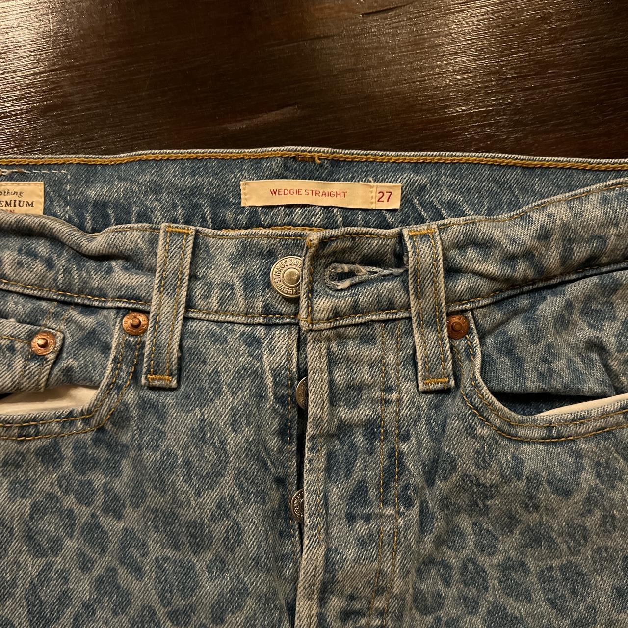 Levi’s leopard print jeans - Depop