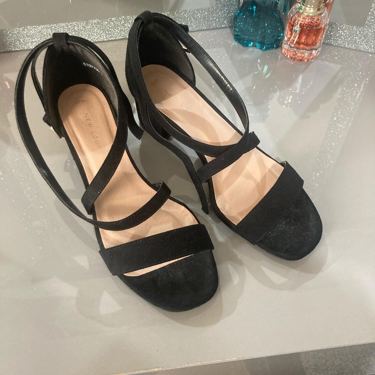New look black small block heeled shoe in size 4, in... - Depop