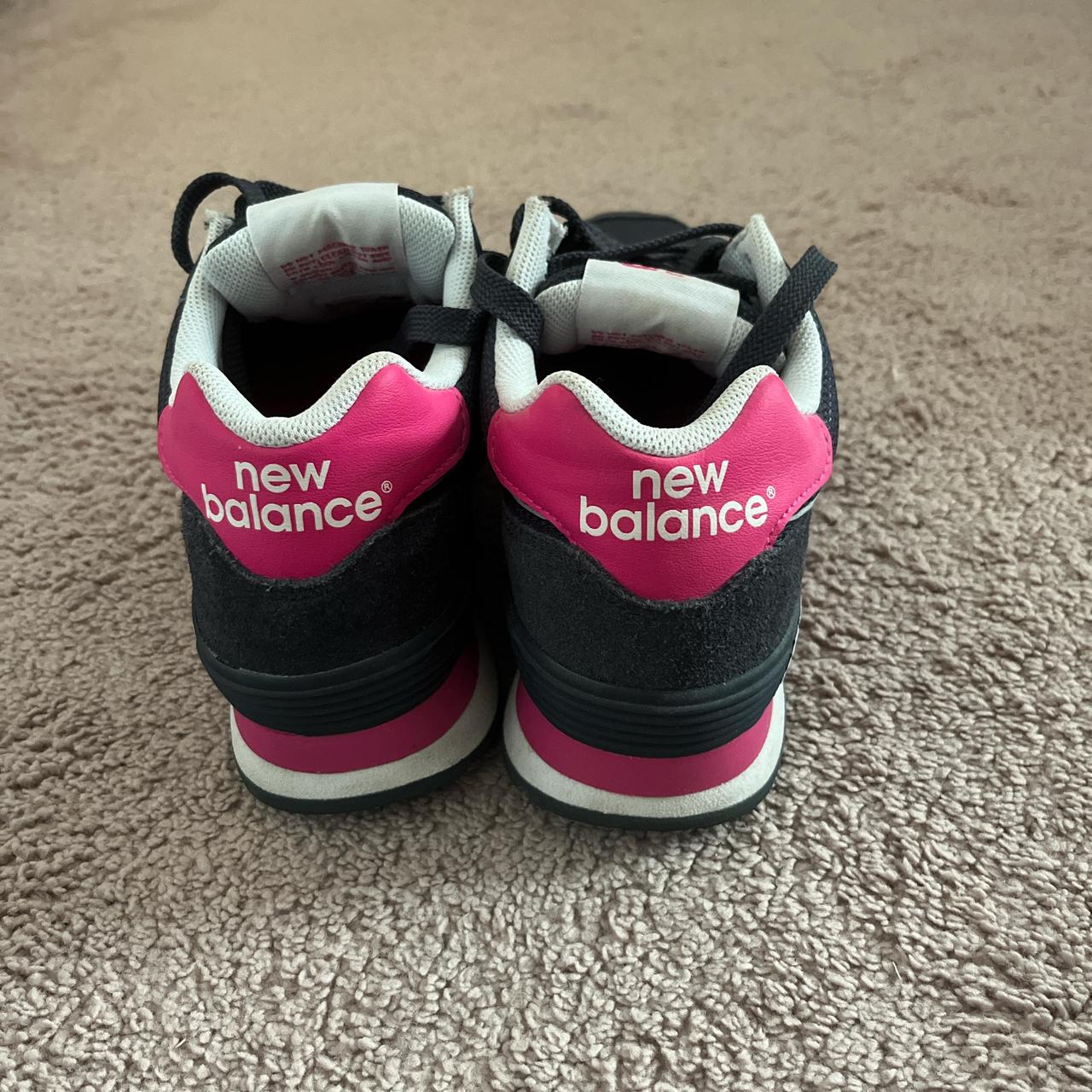 Navy pink and white New Balance 574. Very good