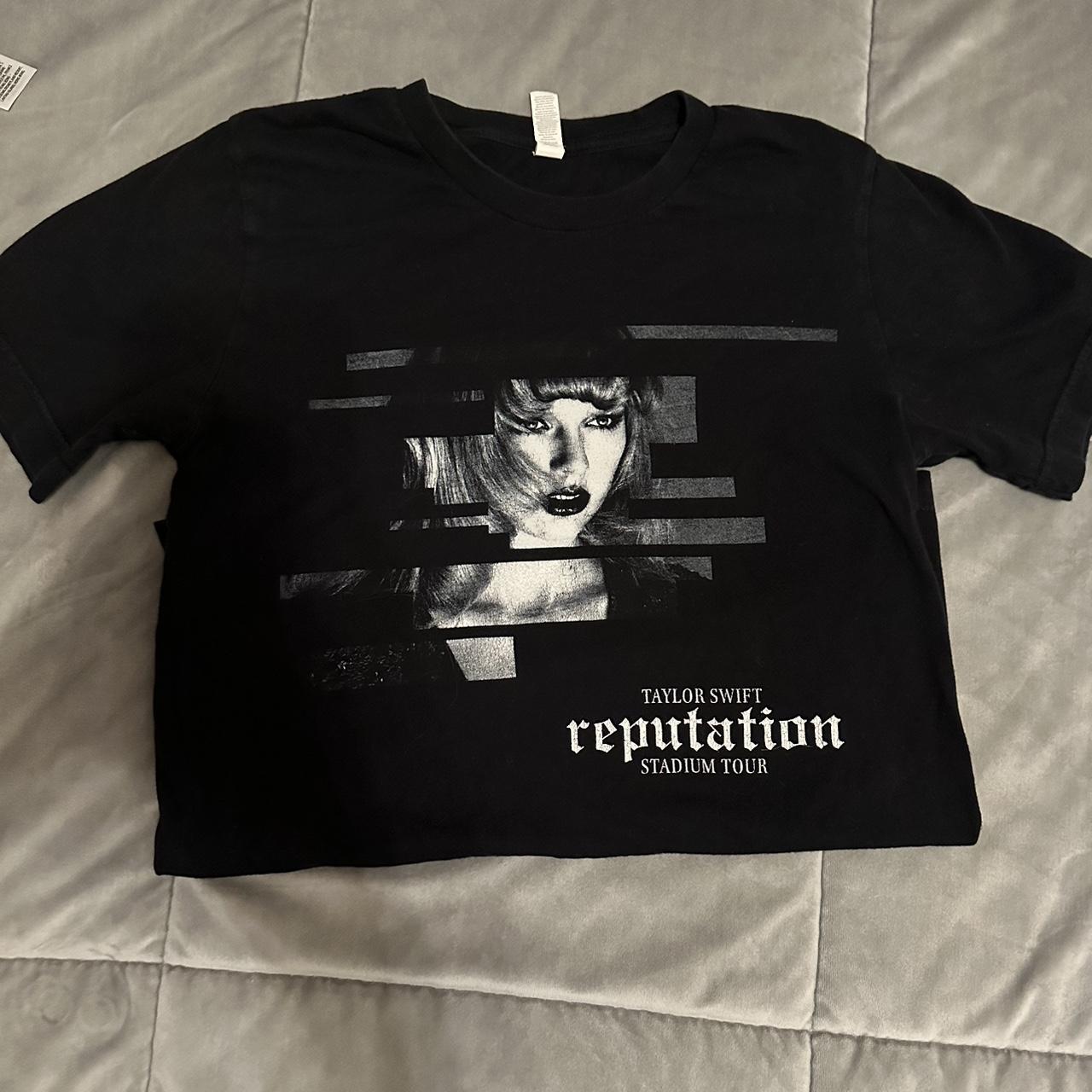 Taylor swift reputation stadium tour merch!! - Depop