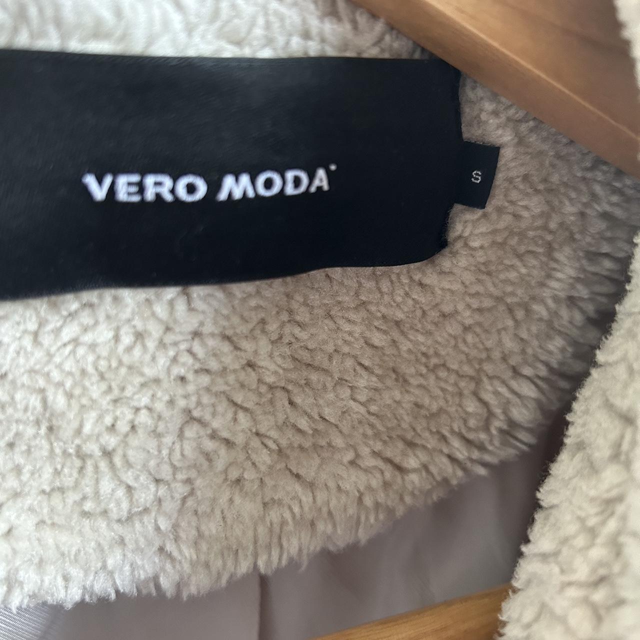 Vera moda faux fur coat #veramoda #fauxfur #coat... - Depop