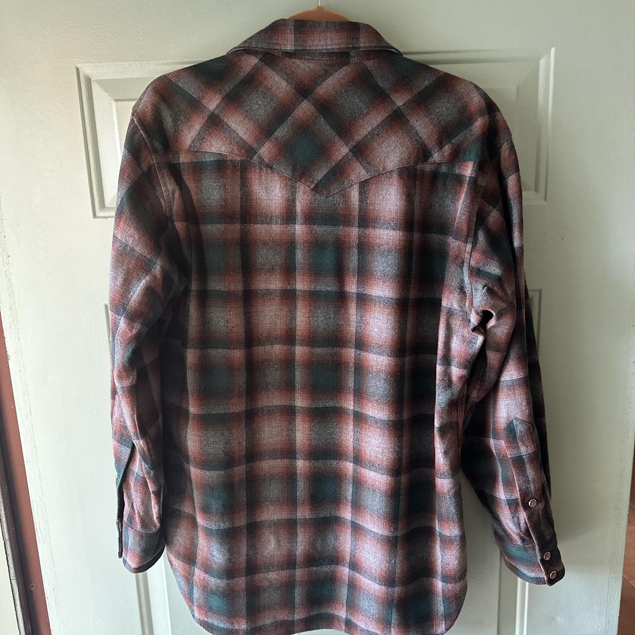 Pendleton 100% pure virgin wool. Has a small hole... - Depop
