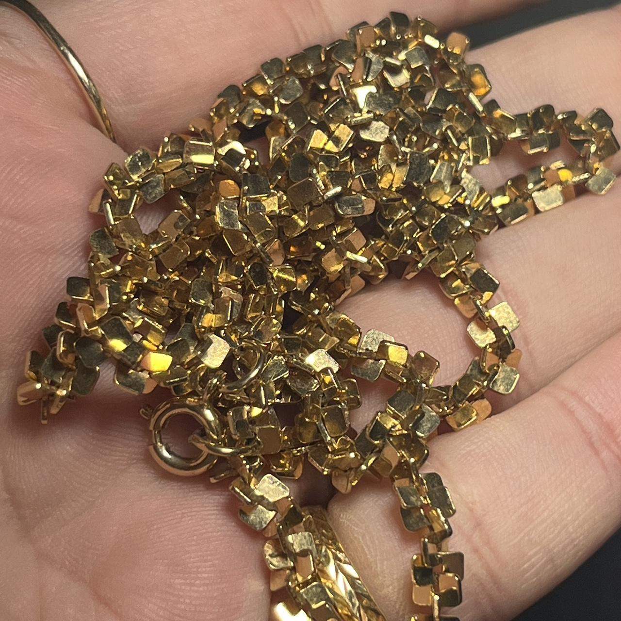 Gold square chain with clasp #goldchain - Depop