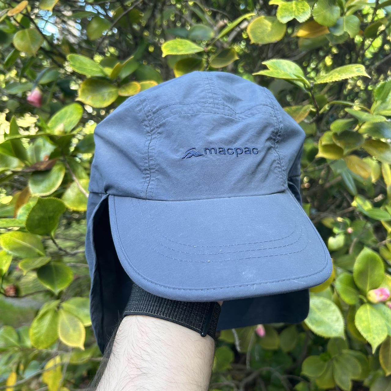 Macpac cap Does fit on the smaller size Has been... - Depop