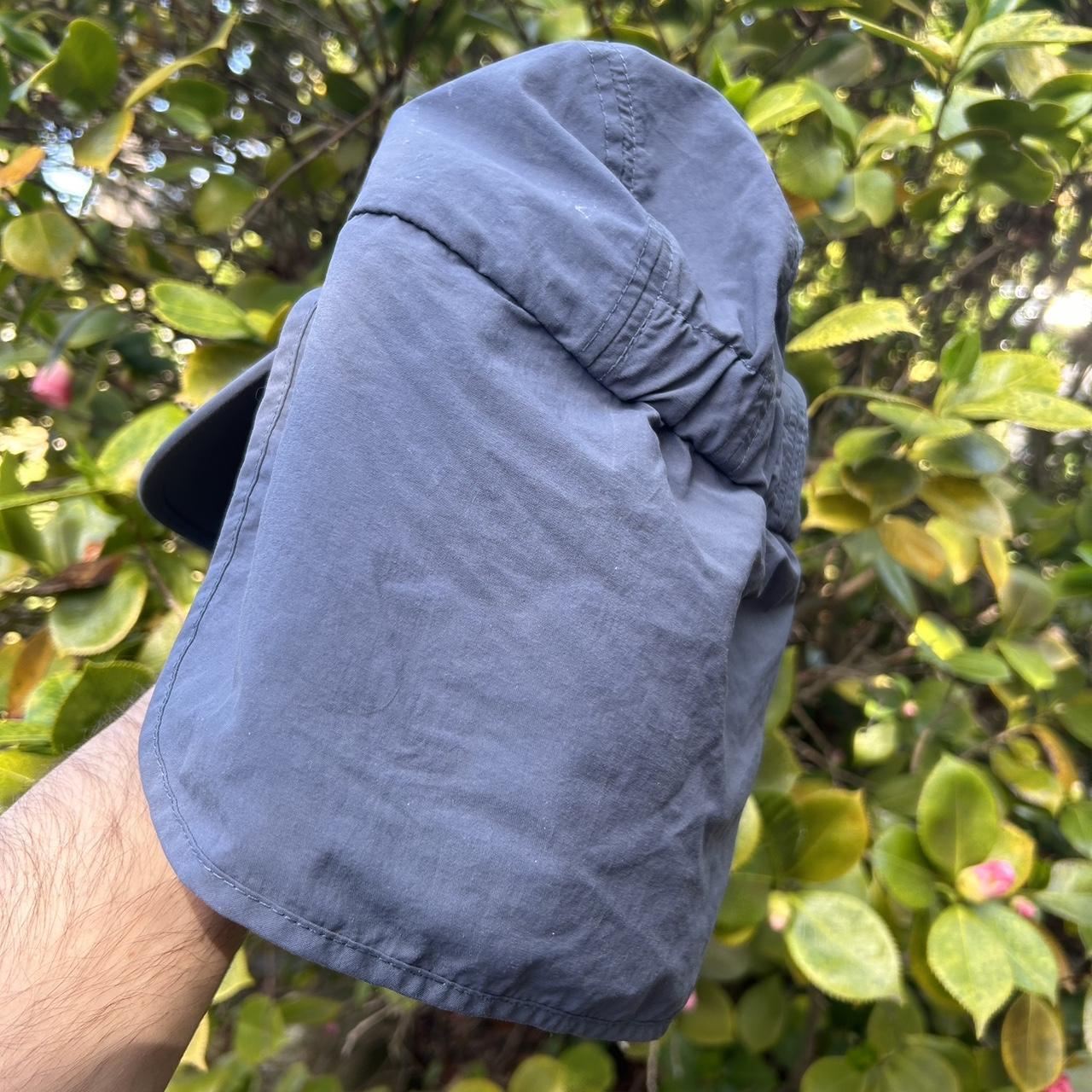 Macpac cap Does fit on the smaller size Has been... - Depop