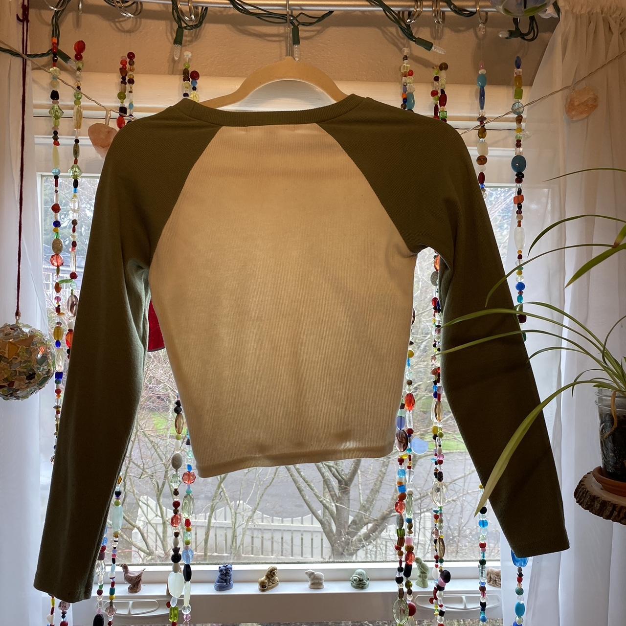 Forever 21 green/white raglan sleeve top Size small - Depop