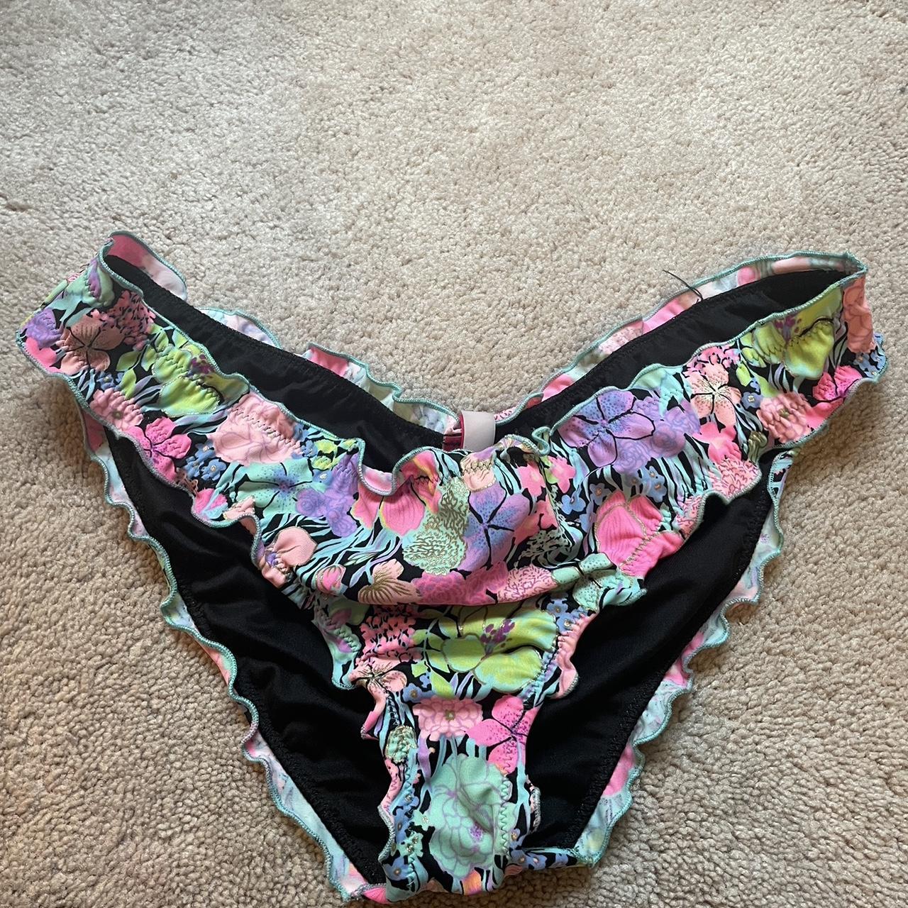 colorful lettuce cut bathing suit bottoms 🪸 medium... - Depop