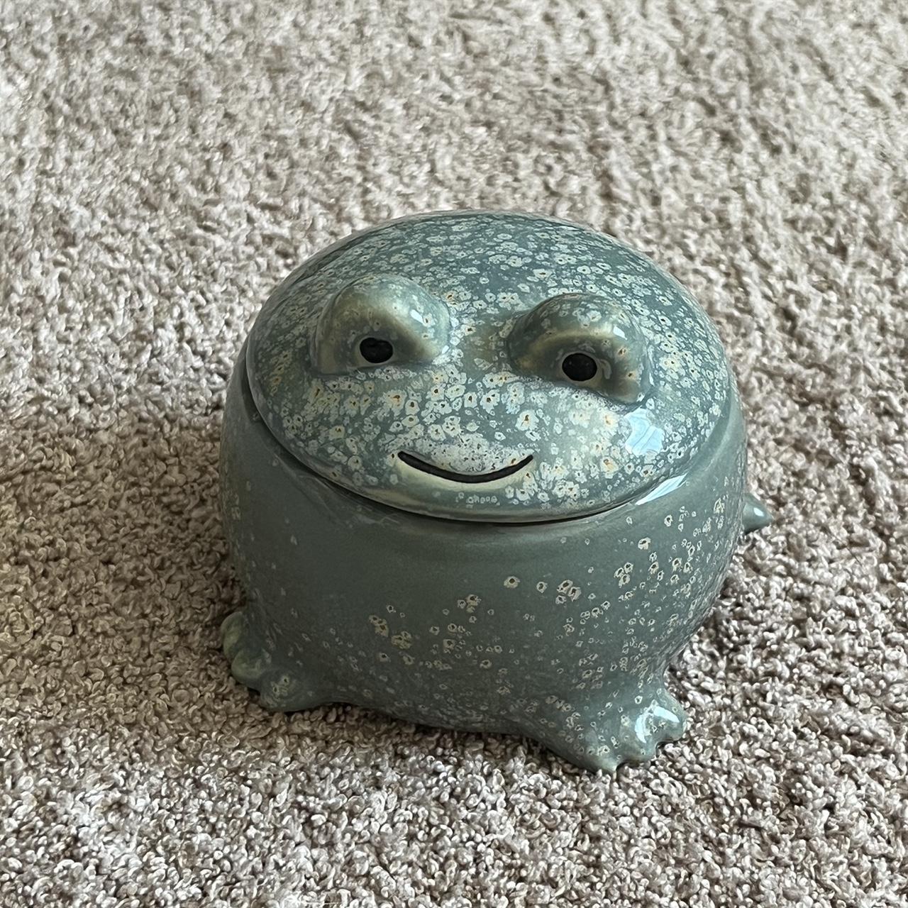 frog container for home so small and cute depop... - Depop