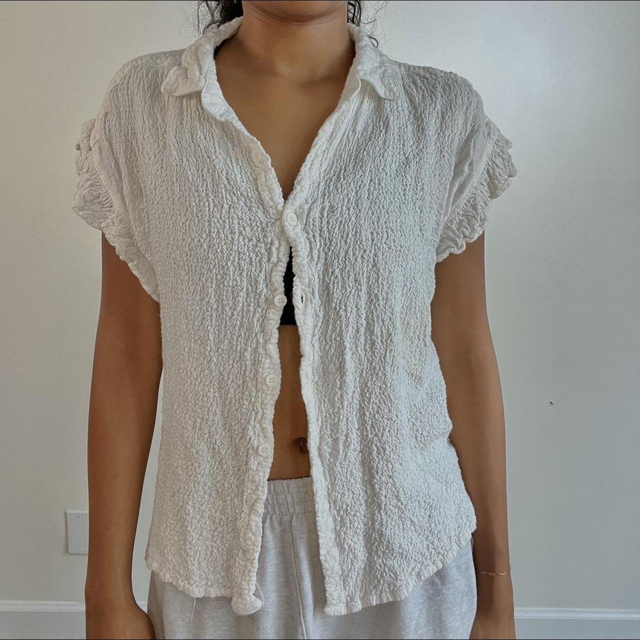 adorable scrunch-style collared button up shirt!... | Depop