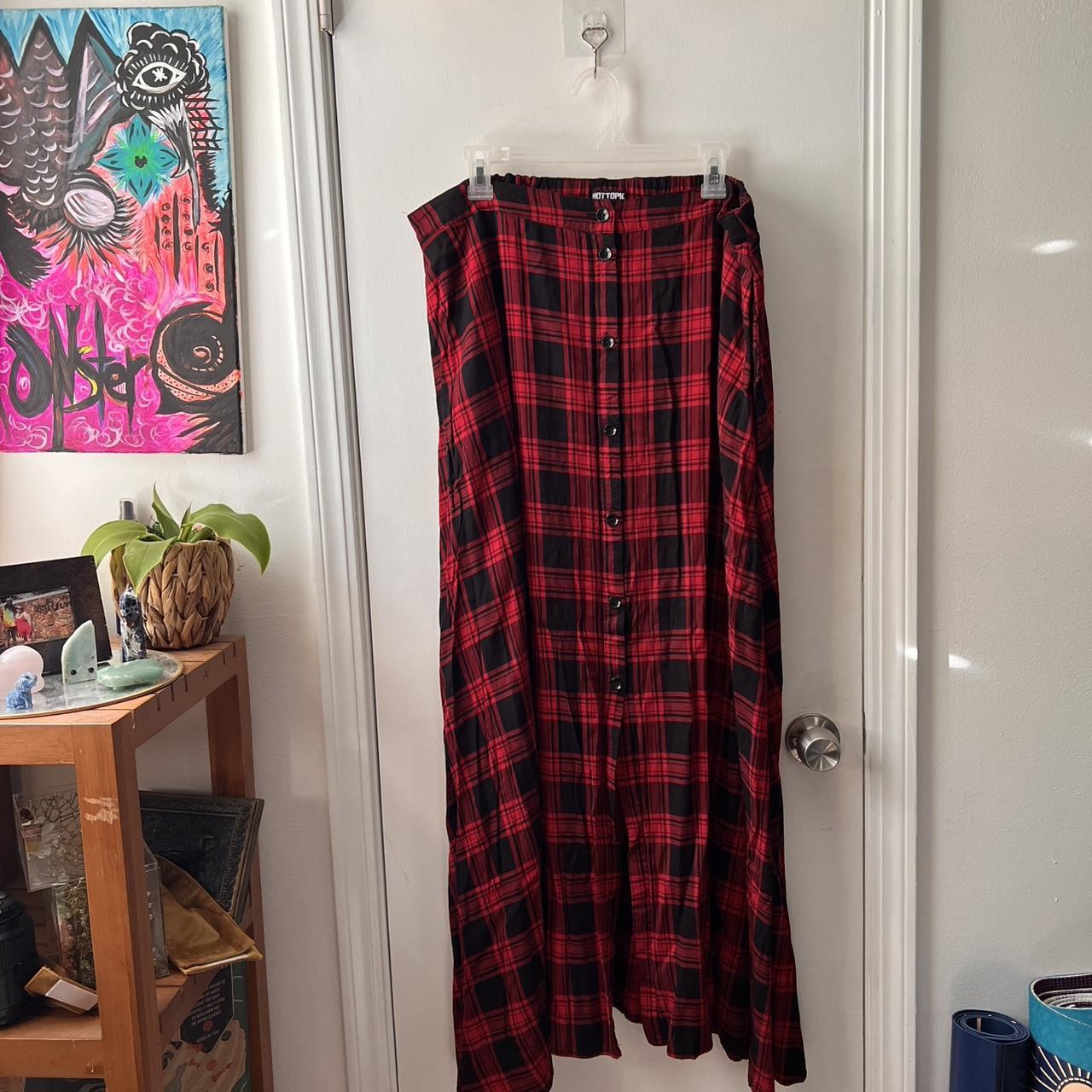 Hot Topic Red and black plaid midi skirt #plaid | Depop