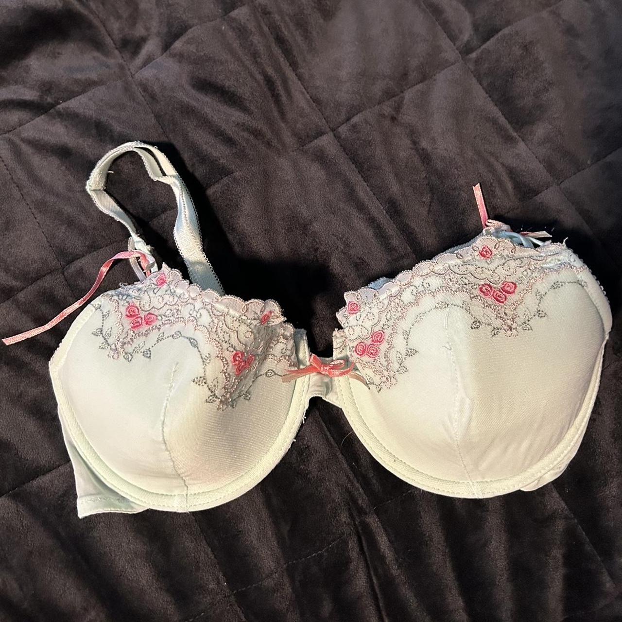 Green lace bra Size 38 C No flaws pre loved just... - Depop