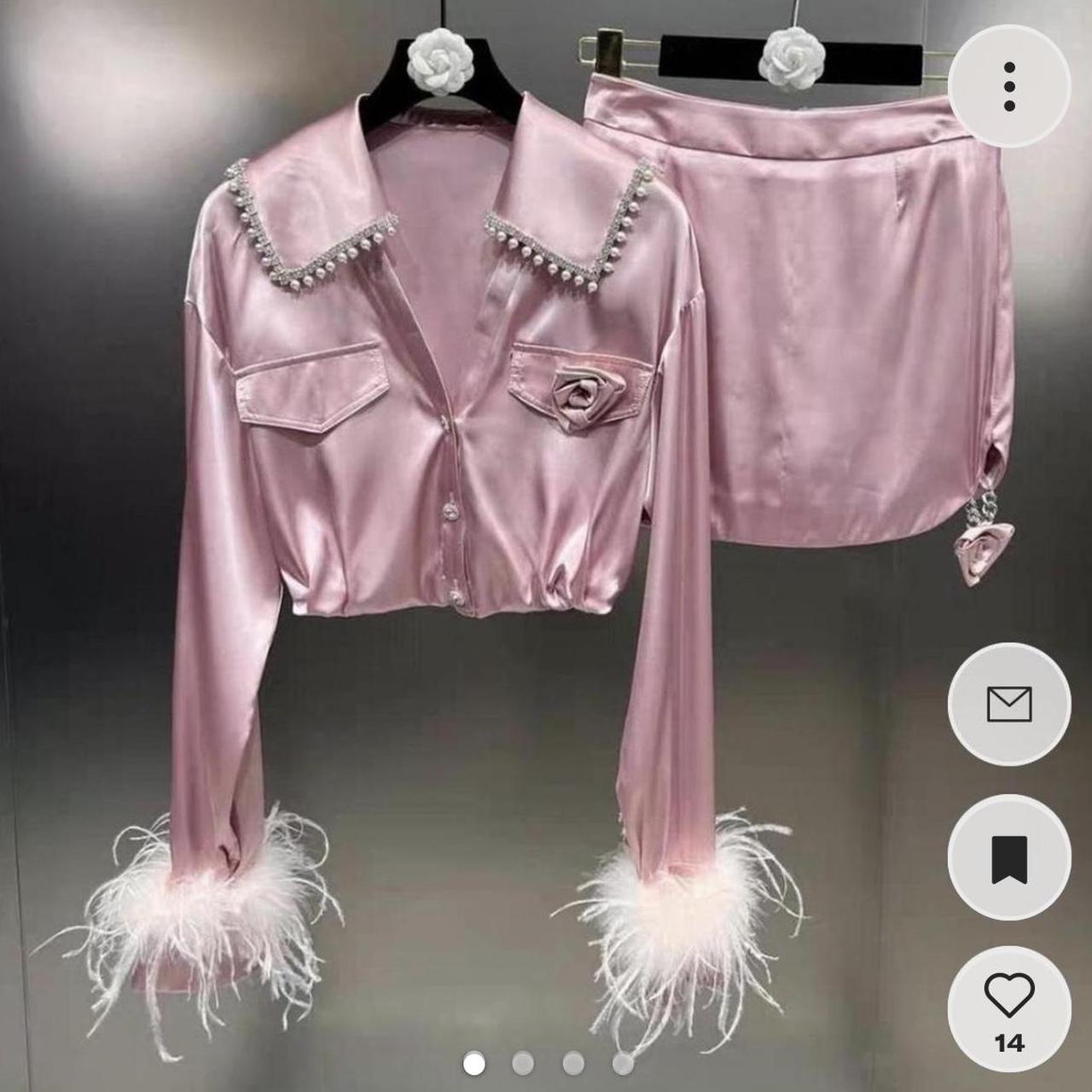 Ostrich feather silky satin pink set never... - Depop
