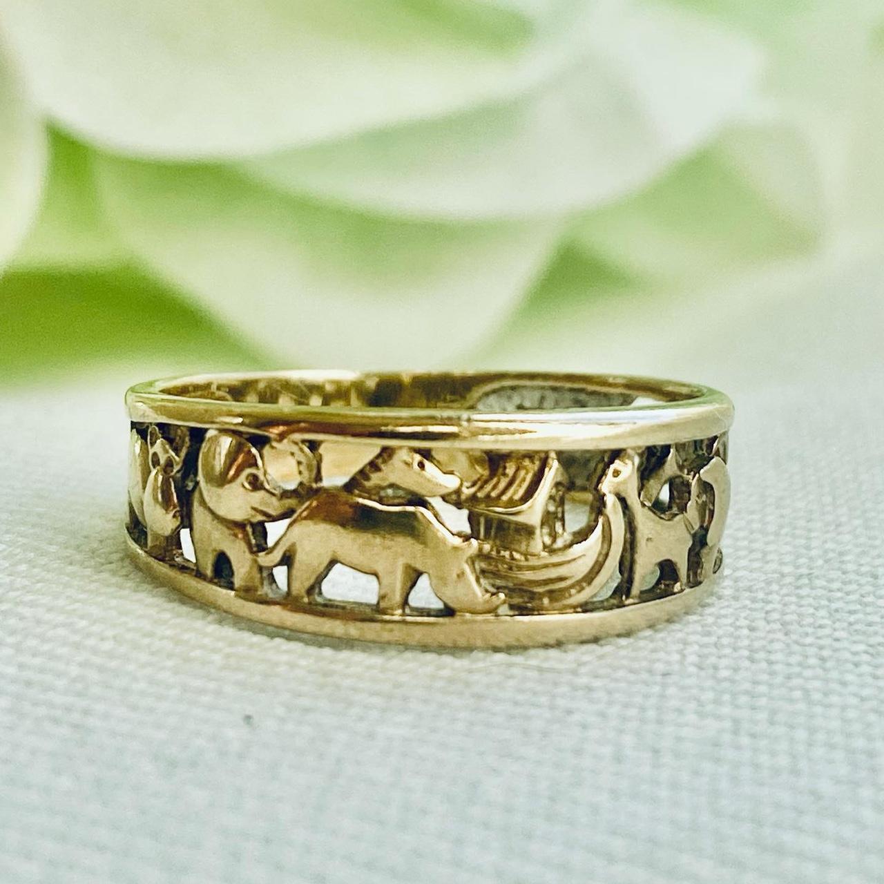 9ct Gold “Noah’s ark” Ring SIZE O Such a great ring... - Depop