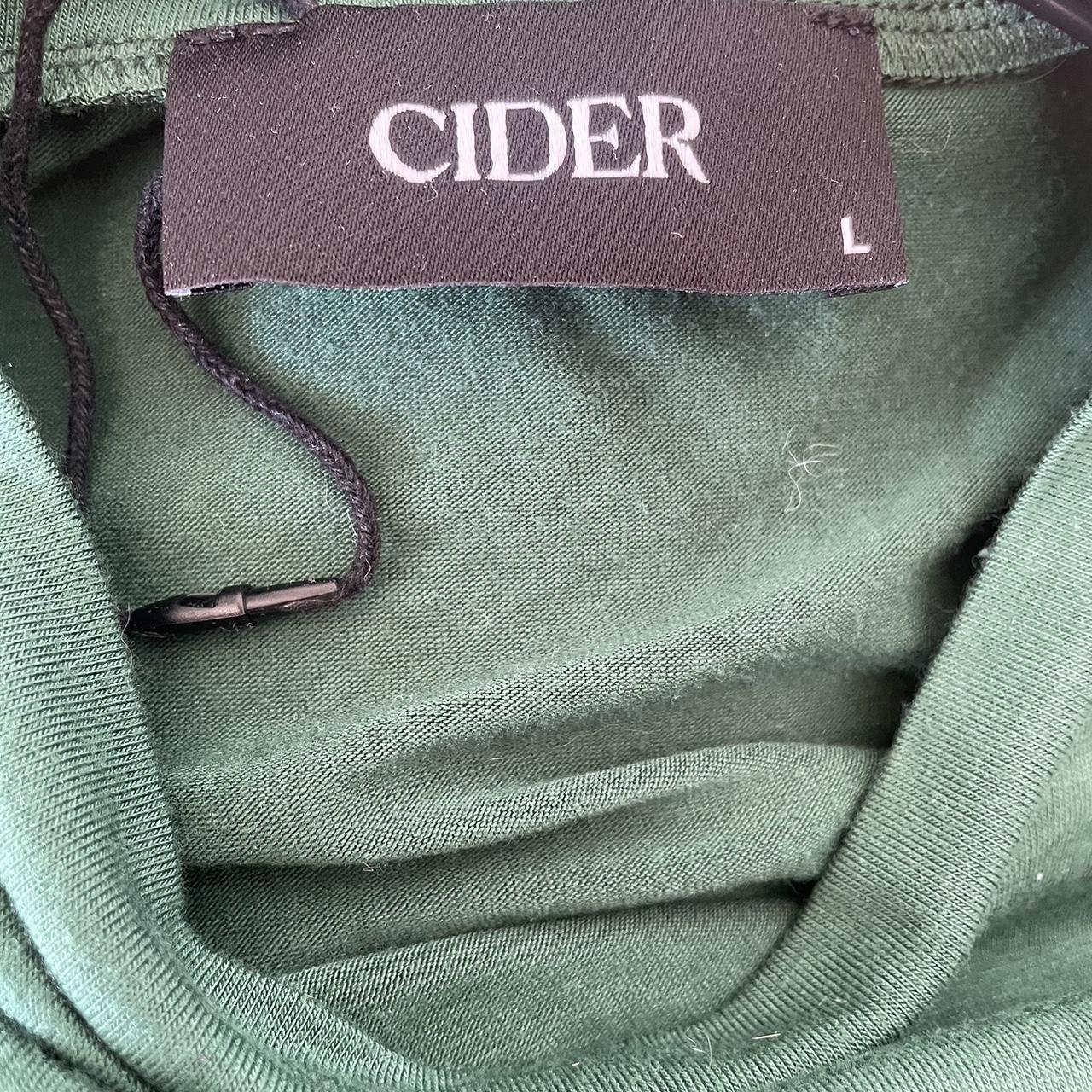 Green cropped t-shirt from cider - never worn -size L - Depop