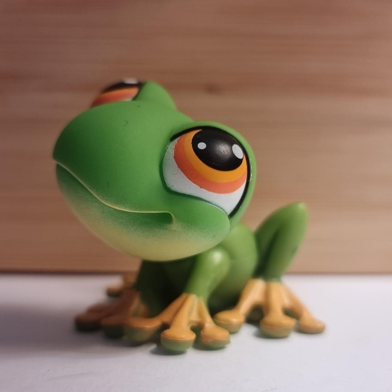 🌸LPS Littlest Pet Shop Frog🌸 - LPS 50 - Scuffs... - Depop