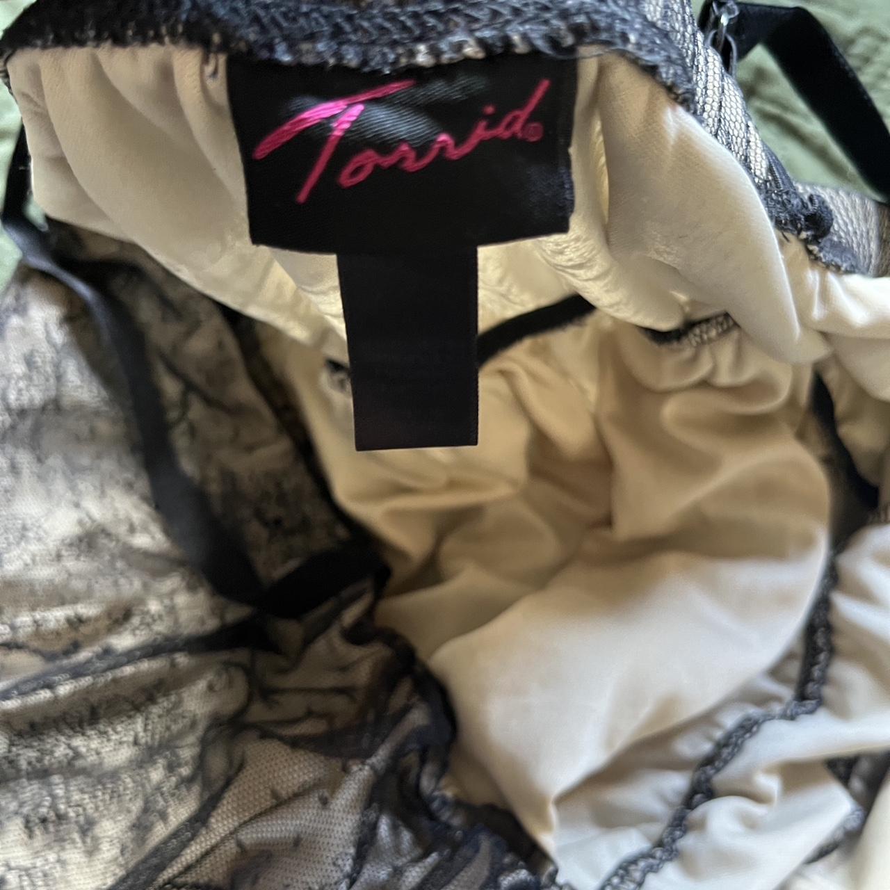 Size 4 classic torrid 2000s tank top only worn a few... - Depop