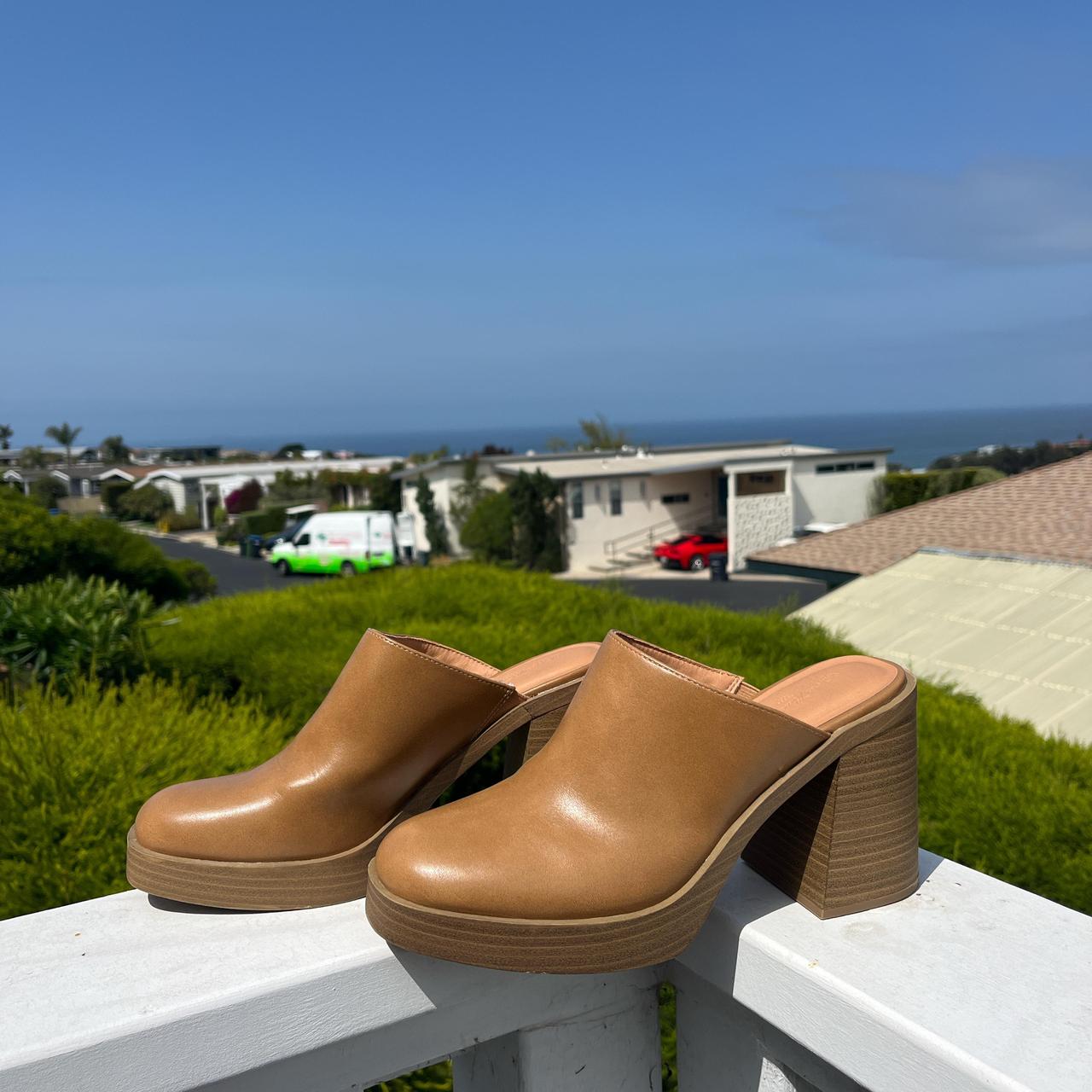 Universal Threads clog heal light brown boot! ★never... - Depop