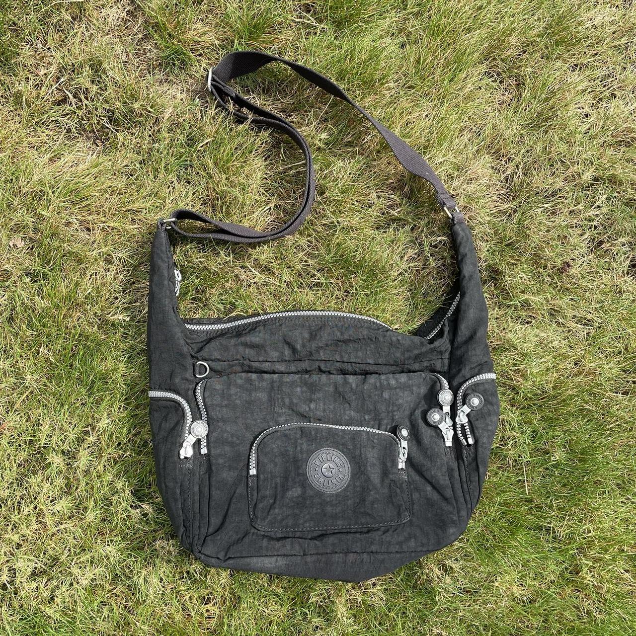 adorable kipling crossbody messenger bag! in amazing... - Depop