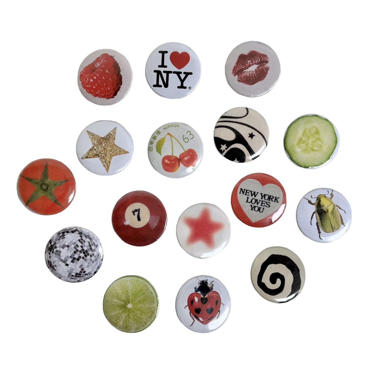 Set of 16 pin badges ☆ 🌟🫒 Dm me with any questions