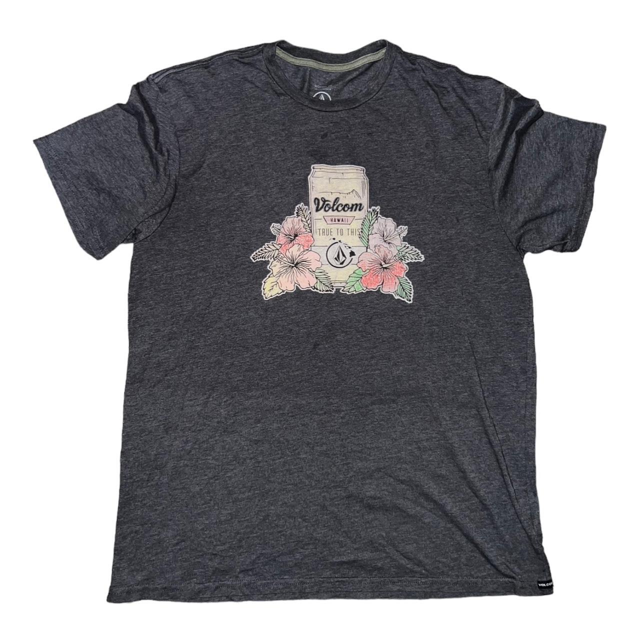Volcom Hawaii T shirt Fits like a Large - Depop