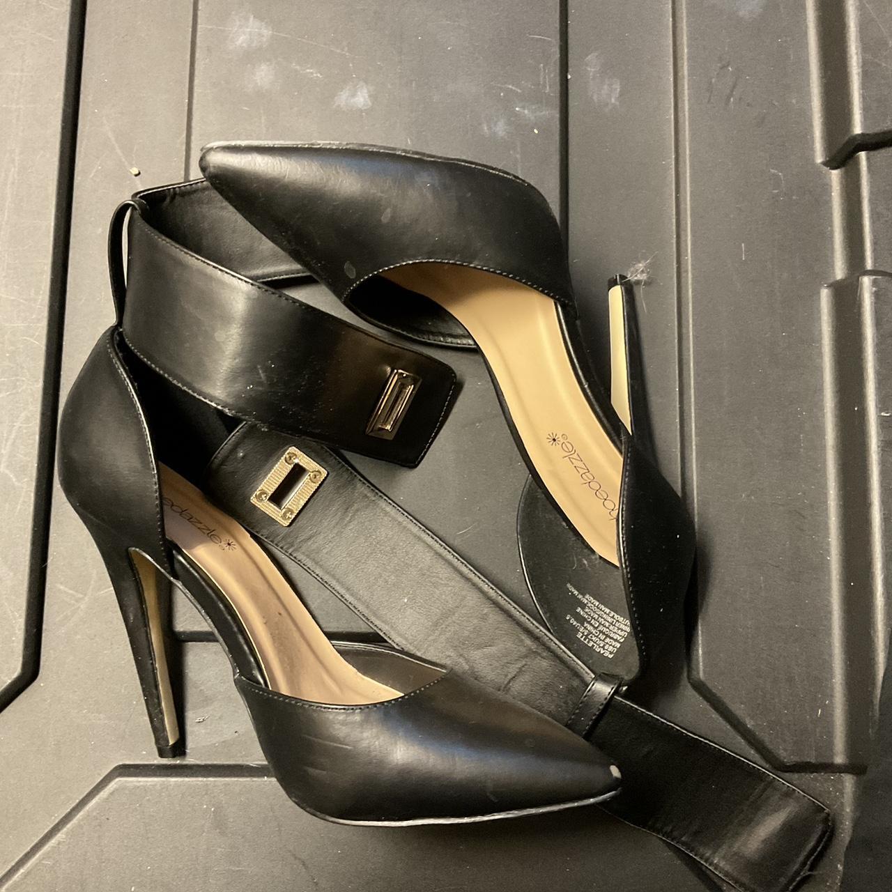 Black pointed toe heels 9.5 - Depop