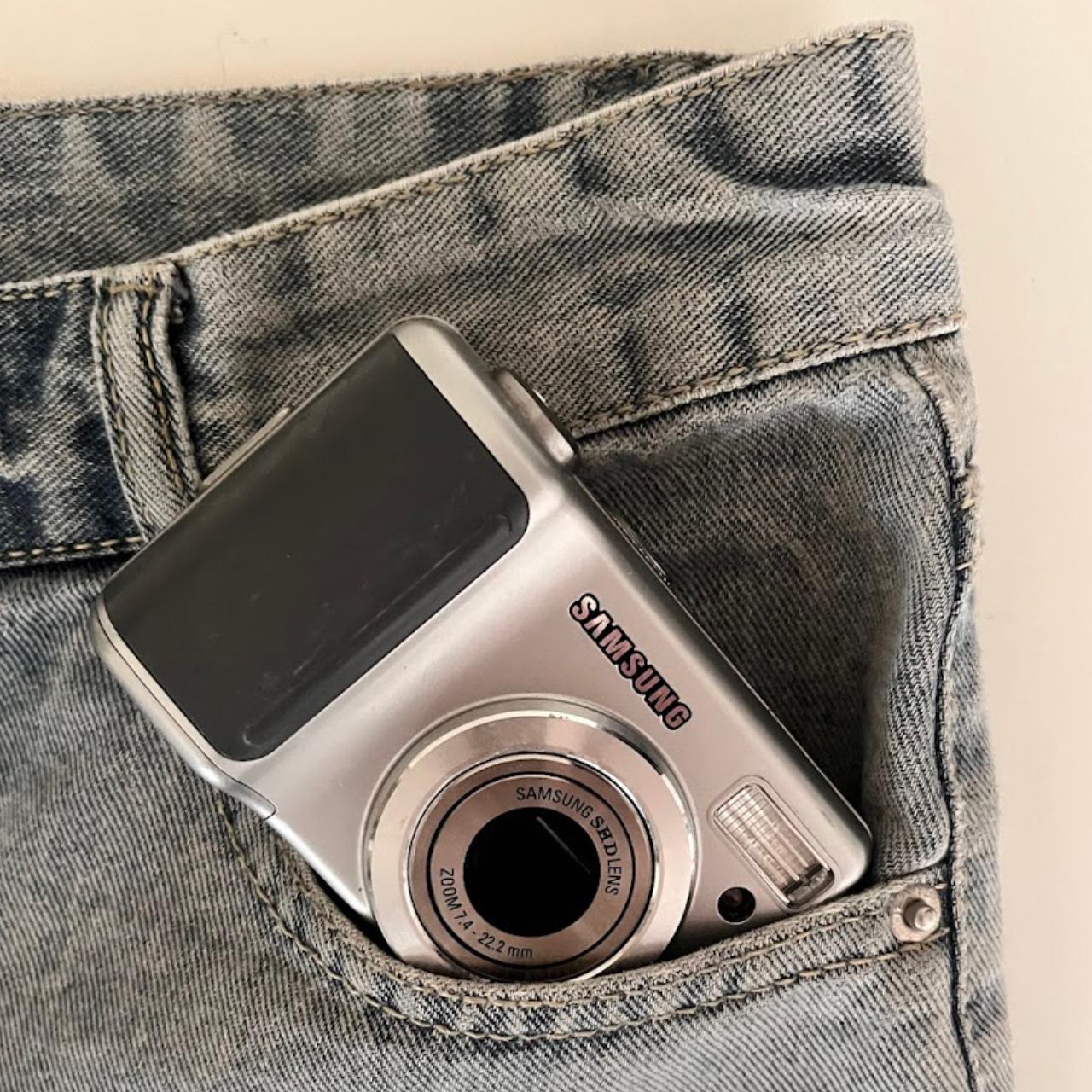 Samsung S1030 Digital Camera, Silver, 10... - Depop