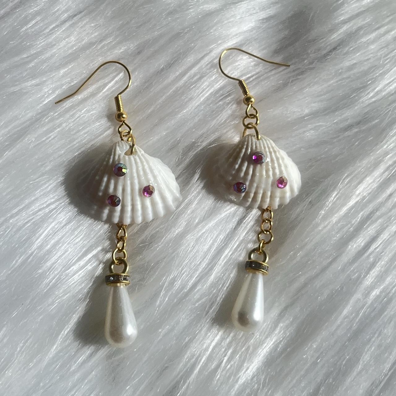 Bling sea shell pearl drop earrings Custom... - Depop