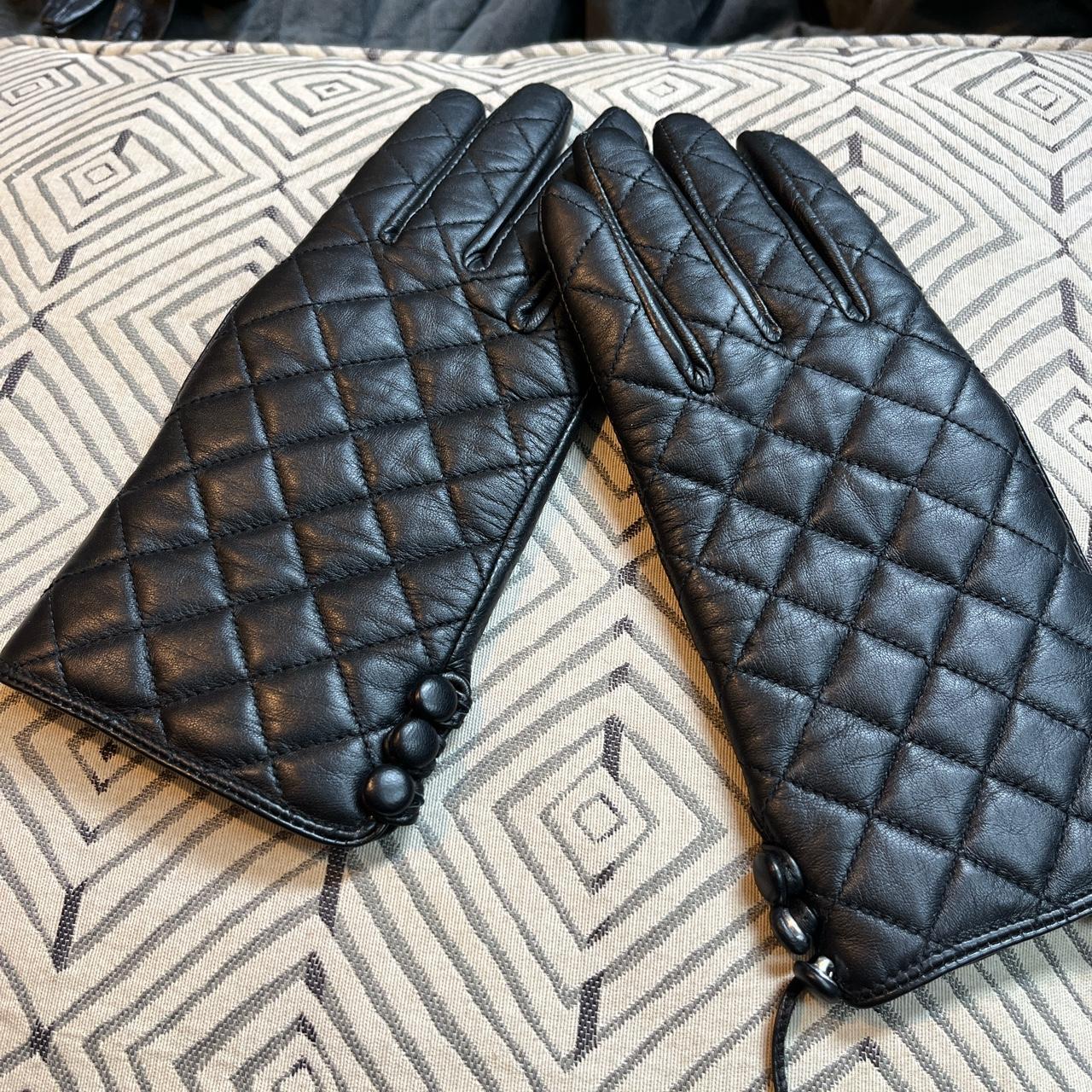 Dennis Basso Women's Gloves | Depop