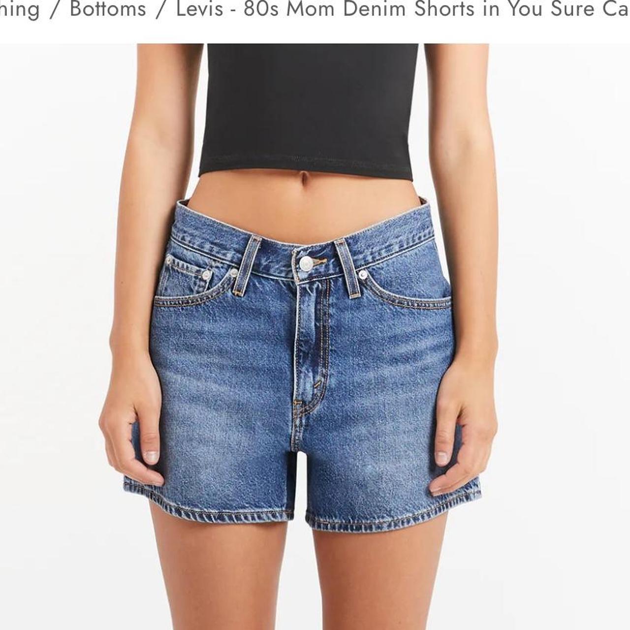 Levis 80s mum short size 32 Only worn a couple of... - Depop