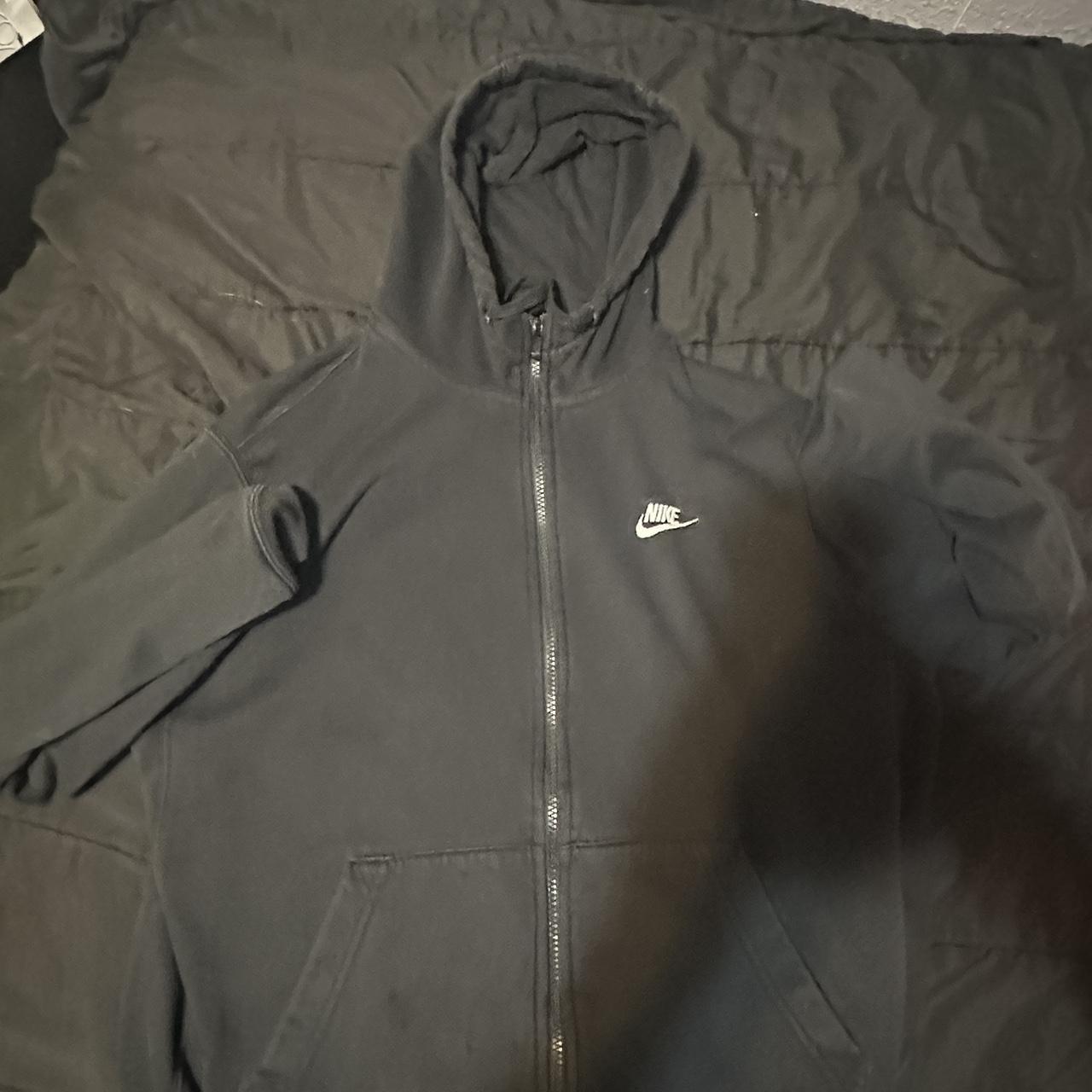 Nike Hoodie Normal wear No flaws #nike#hoodie#cold - Depop
