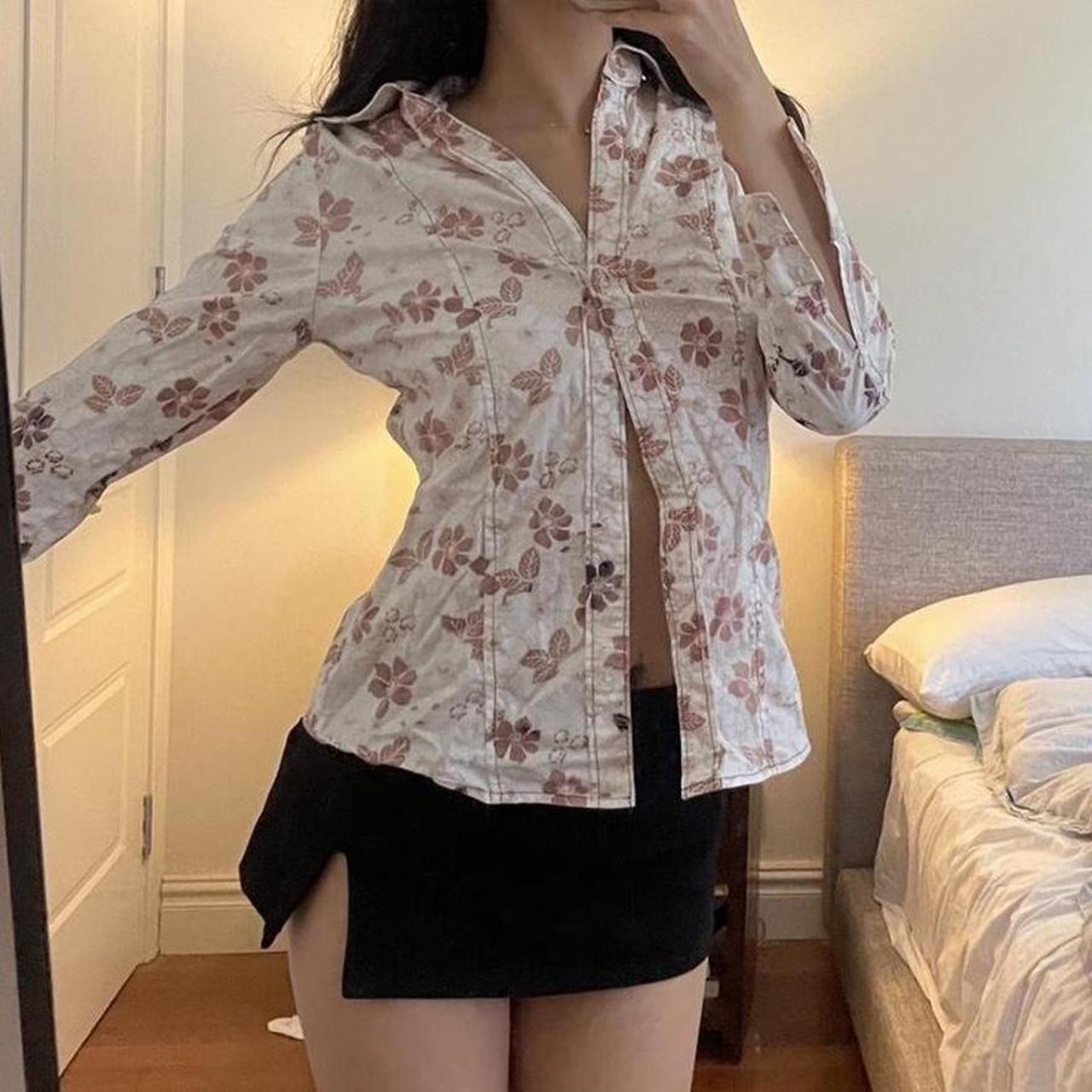 REPOP - photos from og seller vintage floral button... - Depop