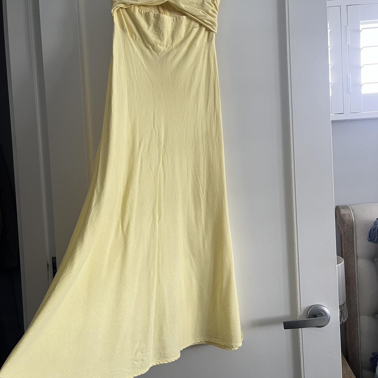 Privvy strapless midi dress Size 8 - Depop