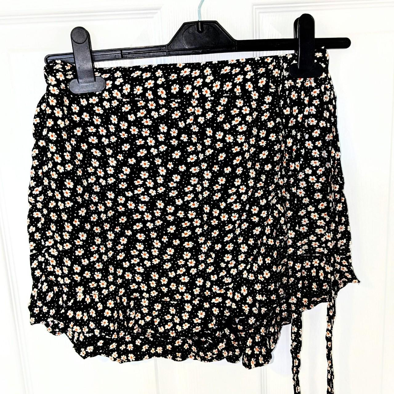 🌸Primark skort🌸 Floral wrap skirt. Tie detail. Good... - Depop