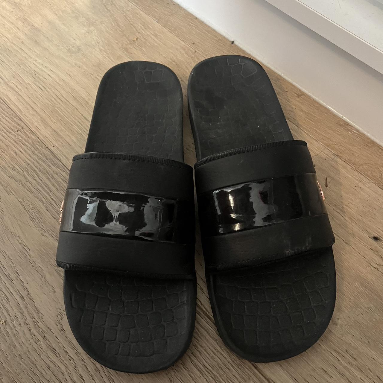 Super cute Lacoste slides Size US10 Women’s... - Depop