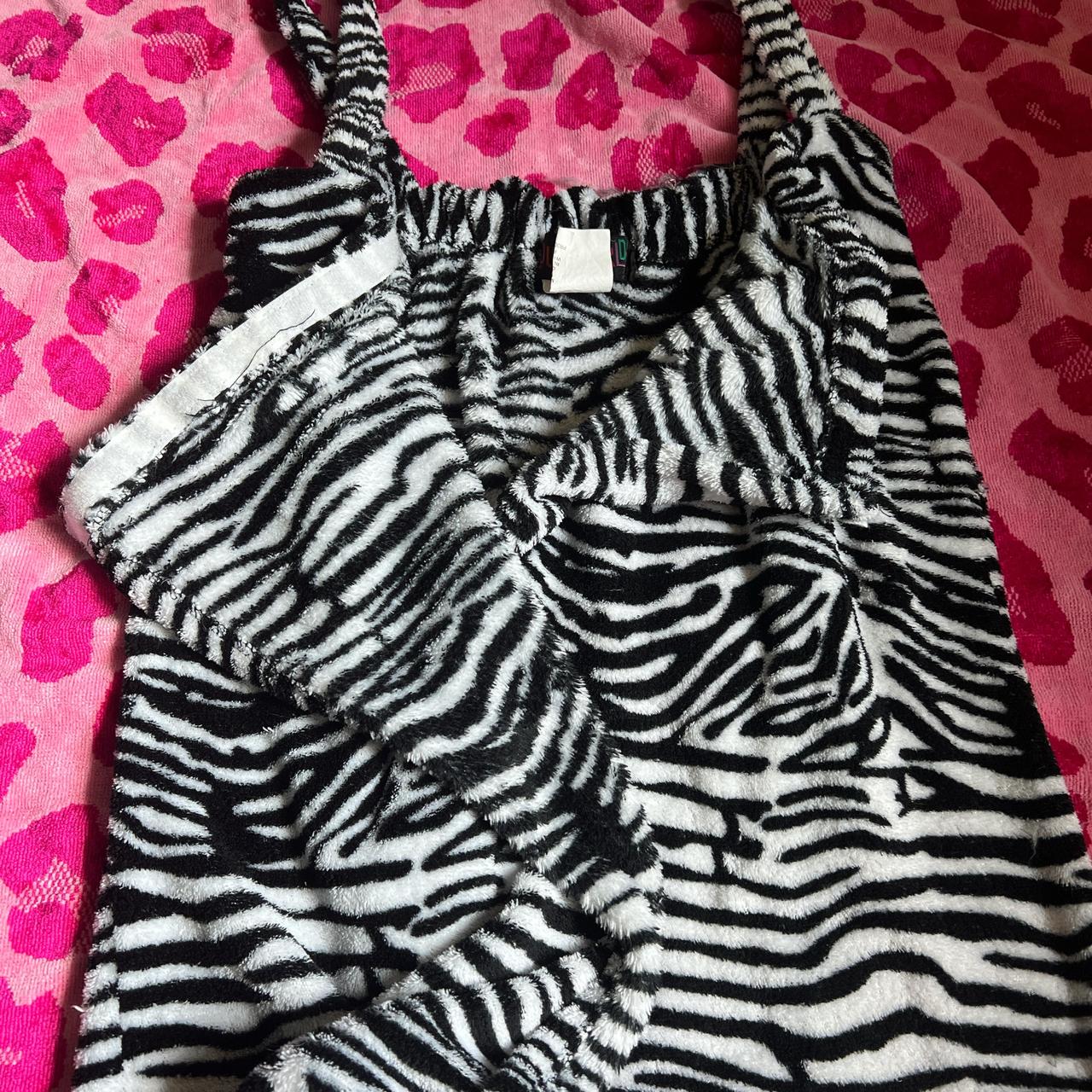 Y2K 2000s zebra print towel dress Size XL with... - Depop