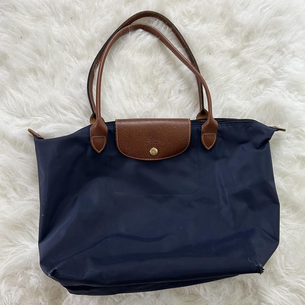 LONGCHAMP LE PLIAGE M TOTE BAG🇫🇷 navy size m, good... - Depop