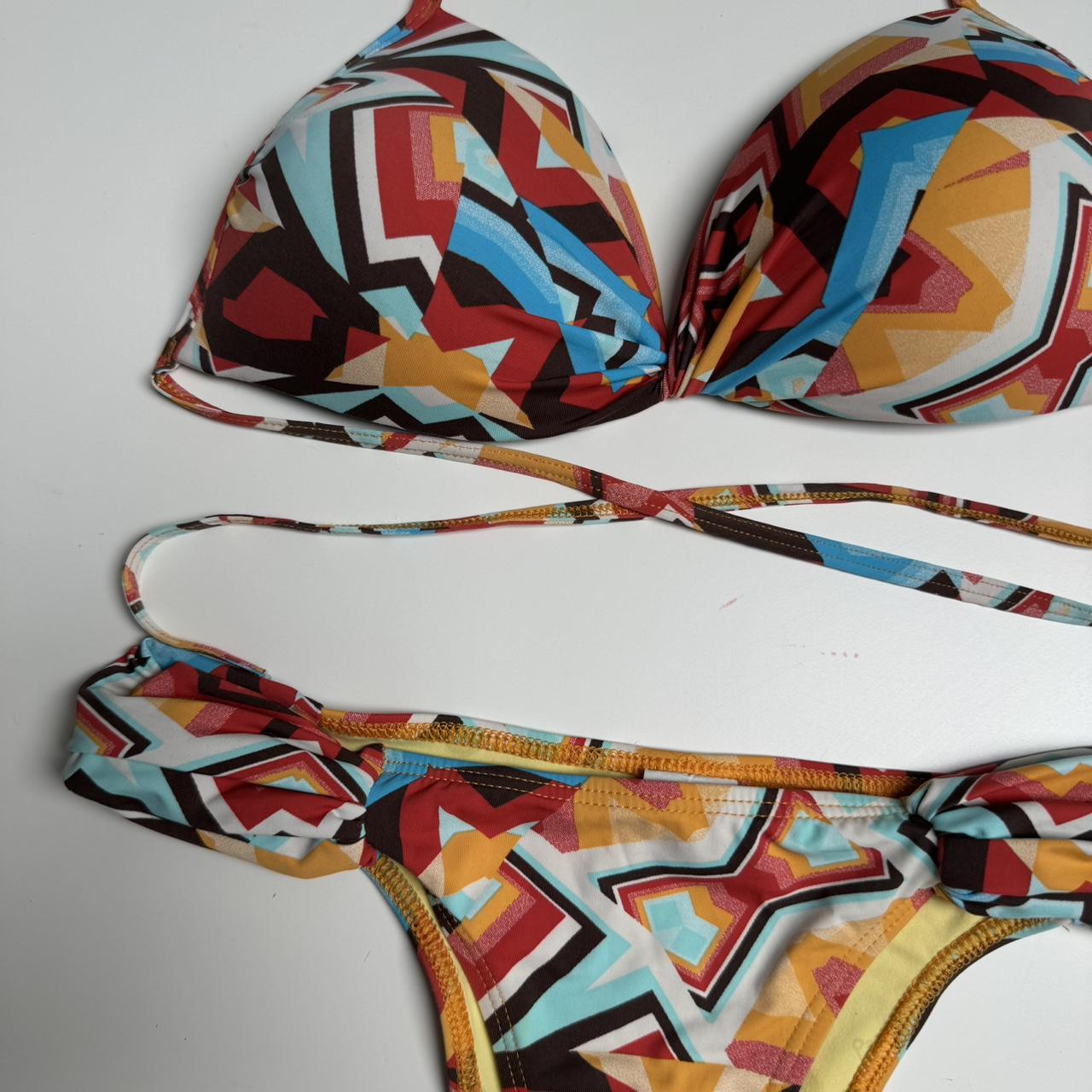 Patterned bikini set - Depop