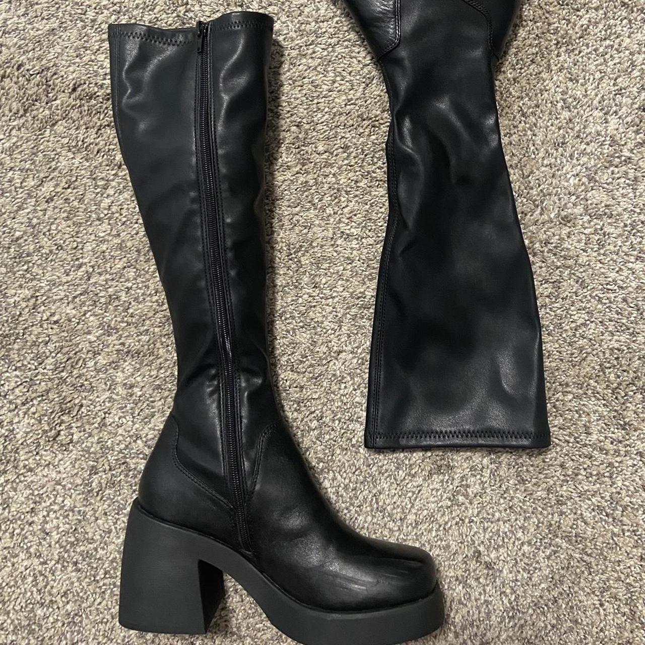 Steve Madden knee high plateform boots in black... - Depop
