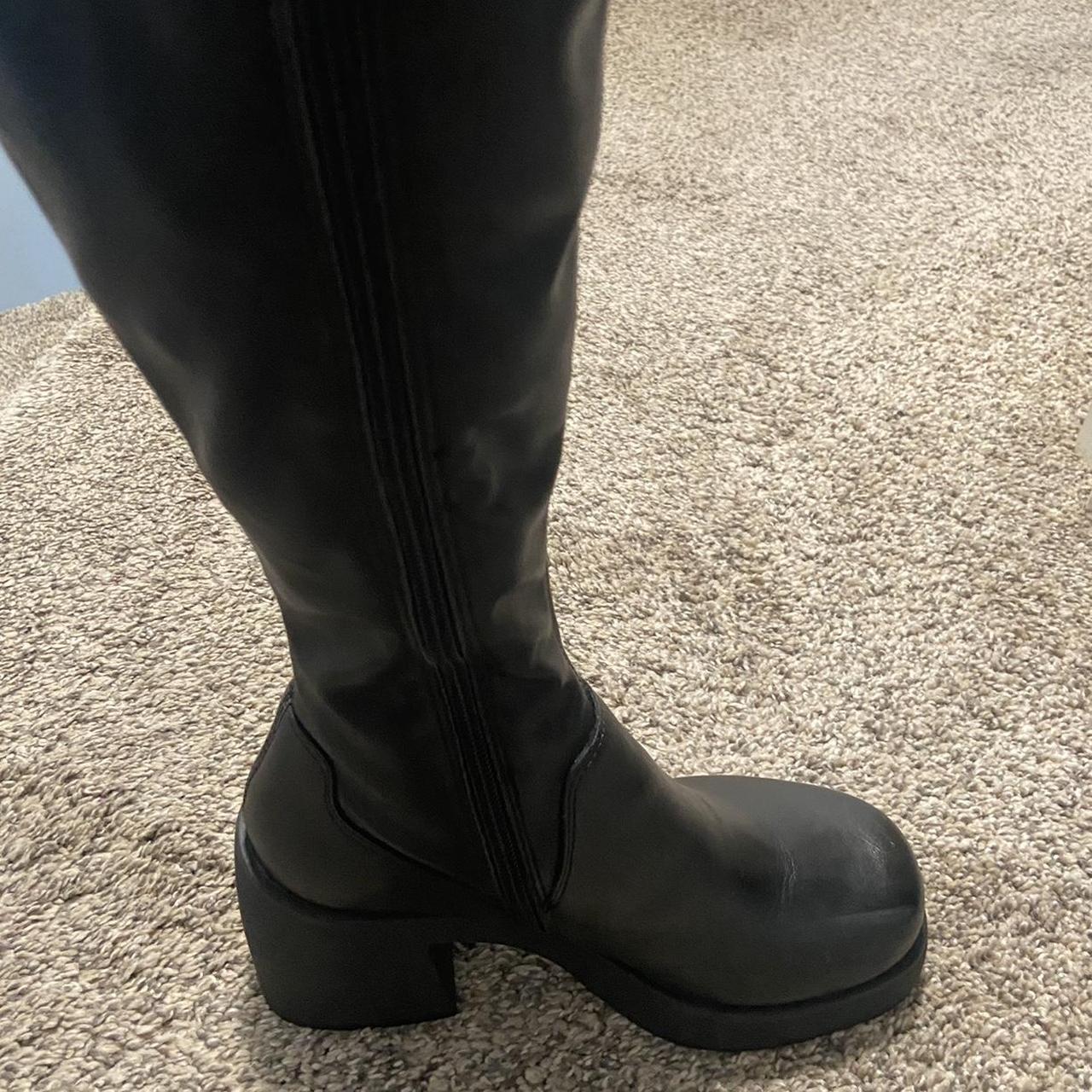 Steve Madden knee high plateform boots in black... - Depop