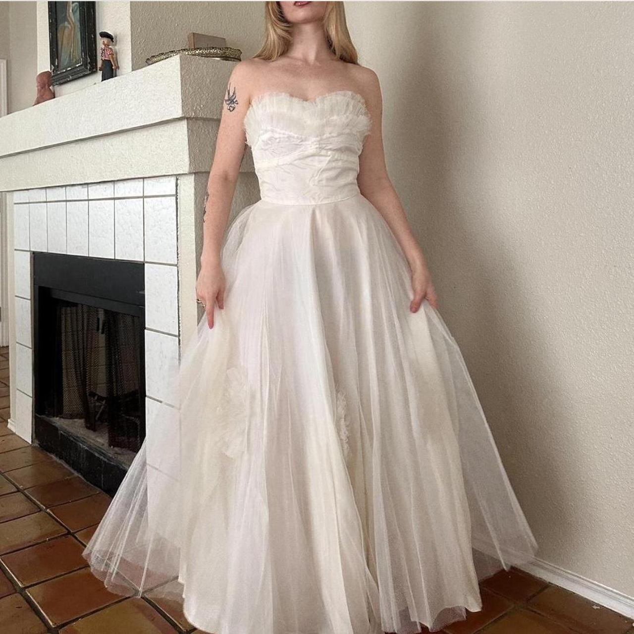 Repop since the bust doesn’t fit me. Loose on me.... | Depop