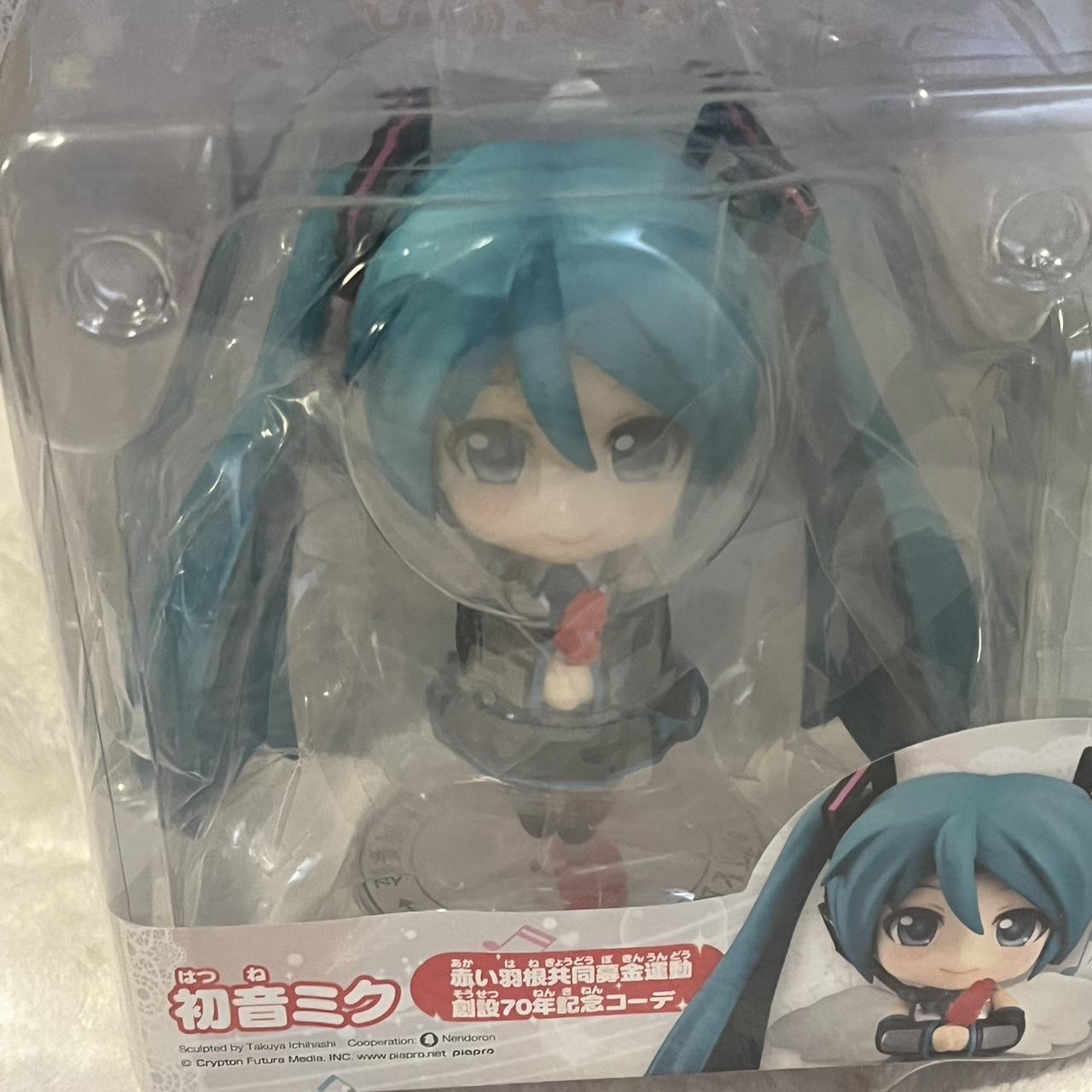 Hatsune Miku Nendoroid Figure red feather brand new... | Depop