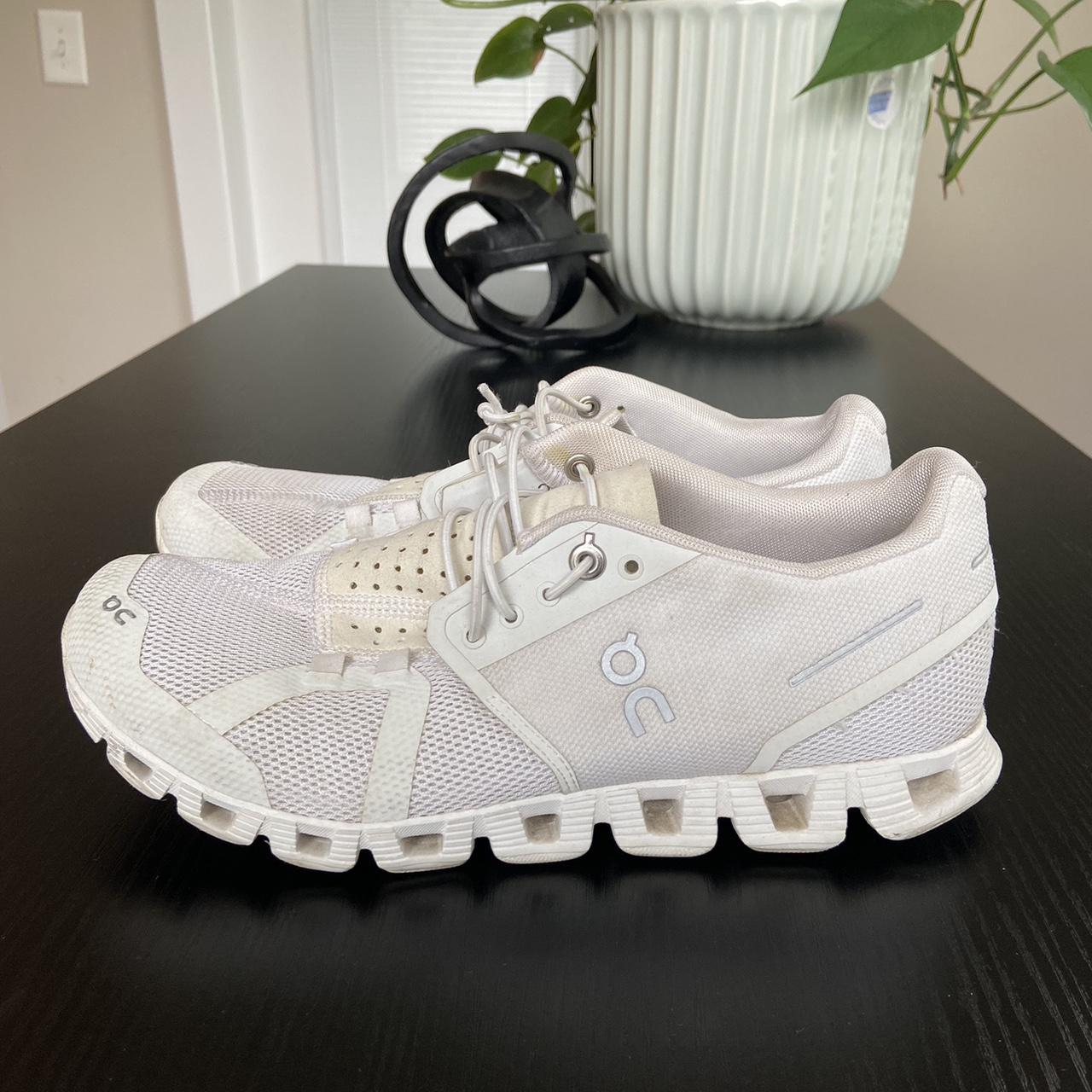 OC On clouds W7.5 white running shoe -minor wear and... - Depop