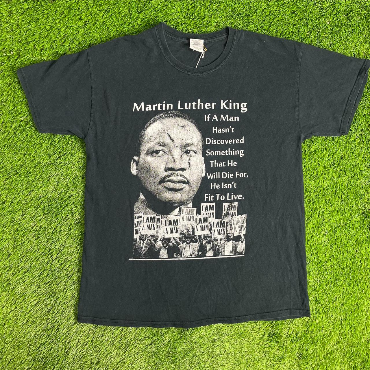 Gildan Men's Black T-shirt | Depop